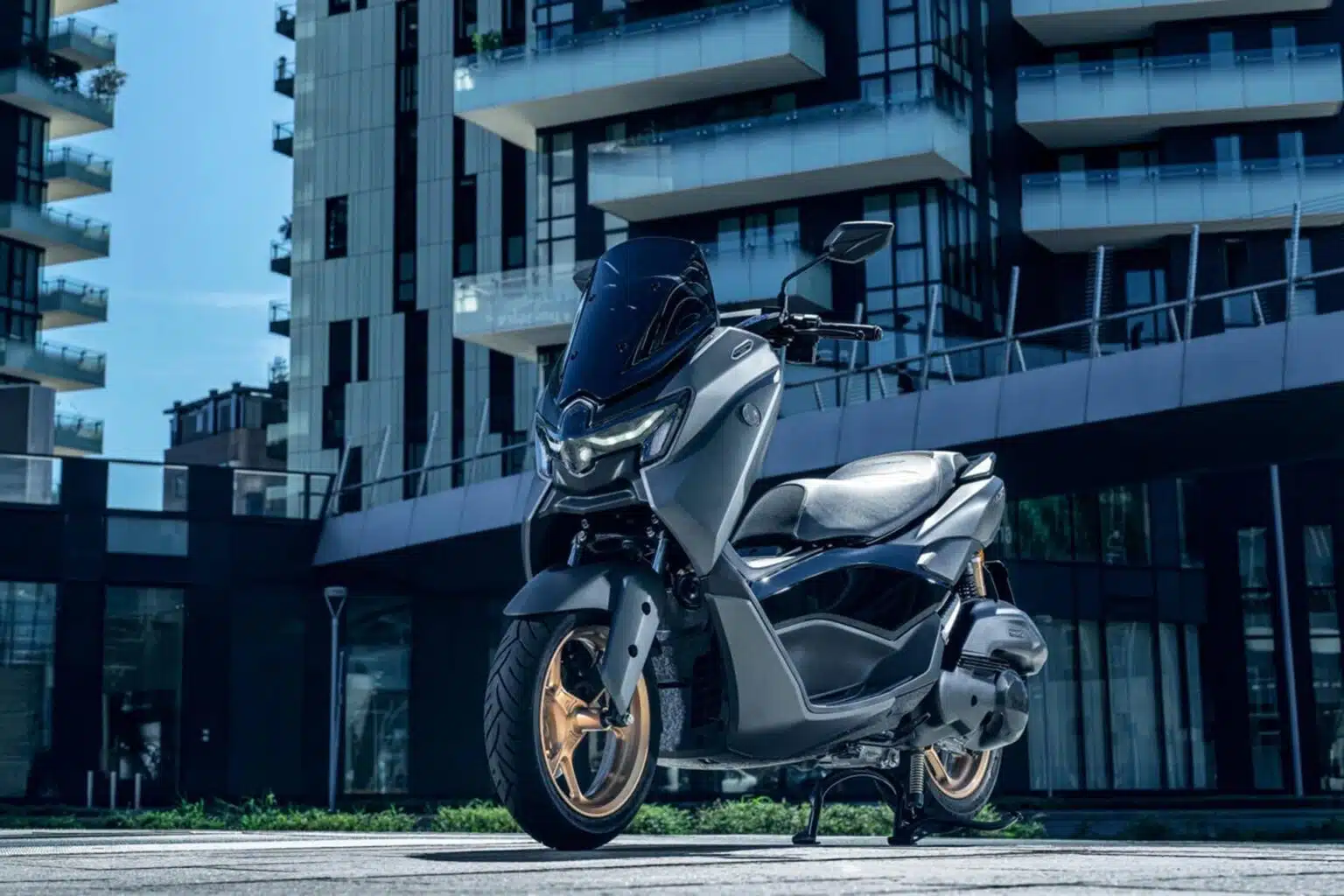 Yamaha presenta el NMAX 155 Tech MAX con transmisión eléctrica YECVT